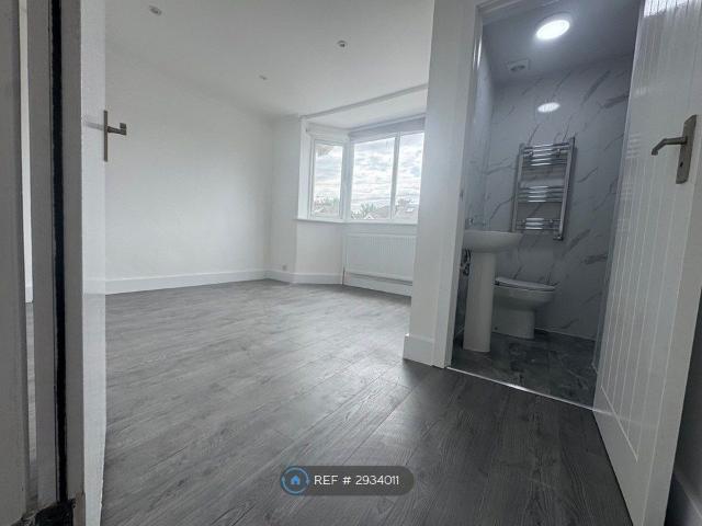 Cranleigh Road, Feltham TW13, 4 bed end terrace house to rent, £3,800 pcm | PrimeLocation