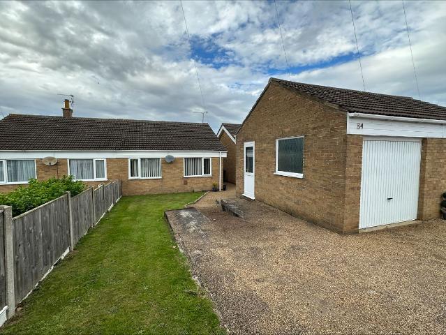 Cranleigh Road, Pakefield, Lowestoft NR33, 2 bed semi detached bungalow to rent, £975 pcm | PrimeLocation
