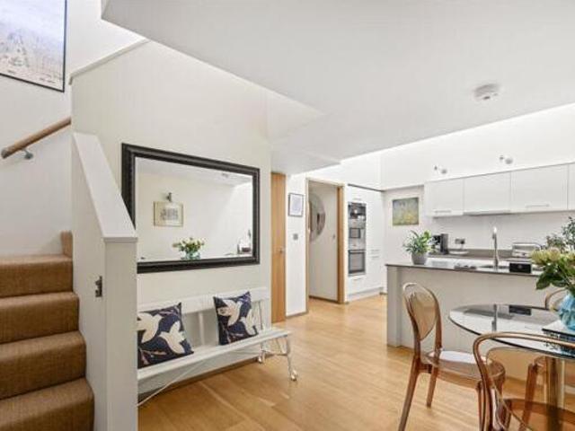 Cranmer Road, Hampton Hill, 2 Bedroom Duplex