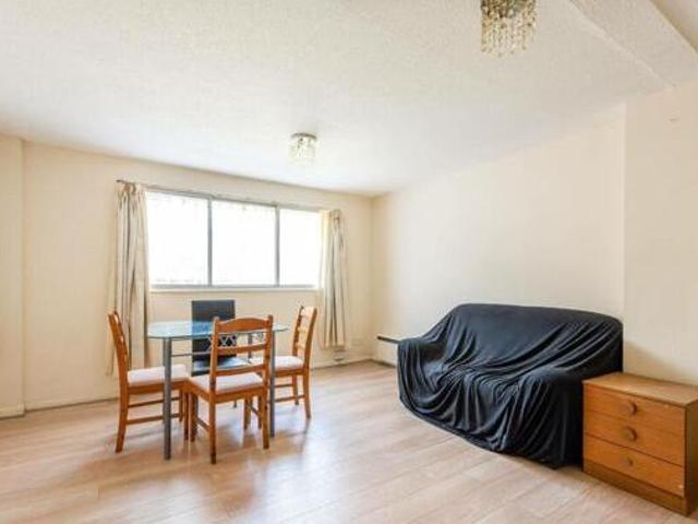 Cranston Close, Hounslow, 2 Bedroom Flat