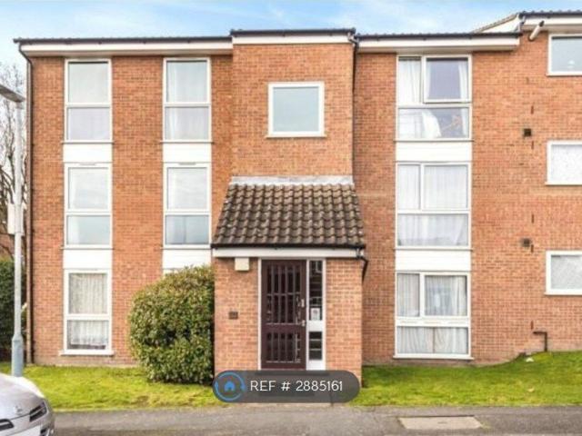 Cranston Close, Ickenham, Uxbridge UB10, 1 bed flat to rent, £1,350 pcm | PrimeLocation