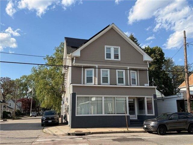 Cranston St, Cranston, Home For Sale