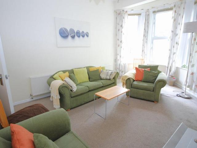 Cranworth Gardens, London SW9 3 bed flat to rent £3,350 pcm £773 pw