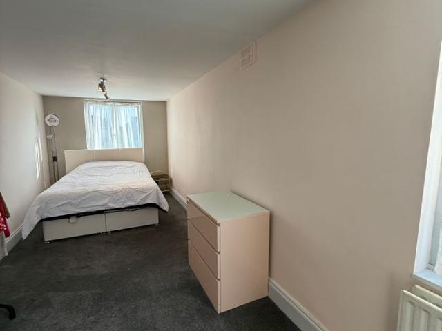 Crantock Road, London SE6, Room to rent, £800 pcm | PrimeLocation