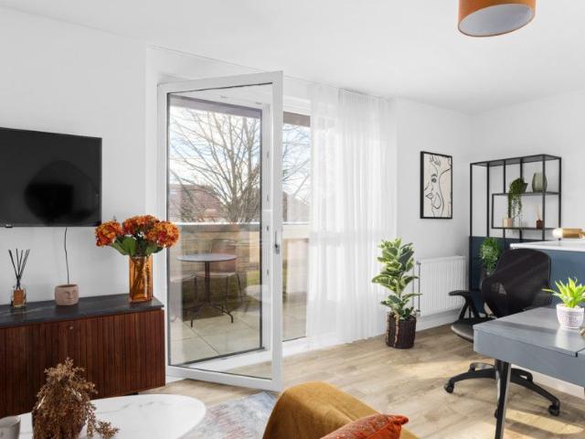Cranton Avenue, Hayes UB3, 2 bed flat to rent, £1,464 pcm | PrimeLocation