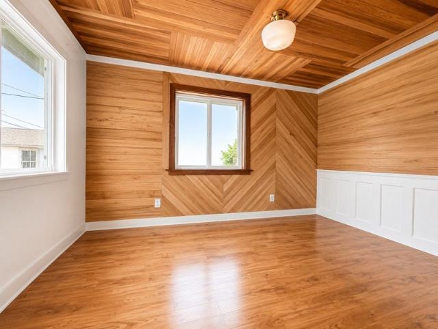 Crew House_Room #12