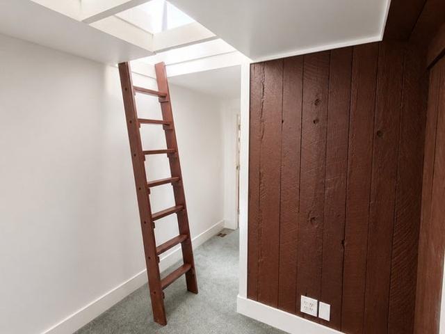Crew House_Room #13