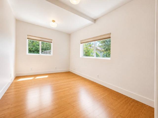 Crew House_Room #18