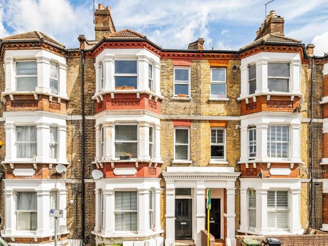 Crewdson Road London SW9 3 bed flat to rent £3,900 pcm £900 pw