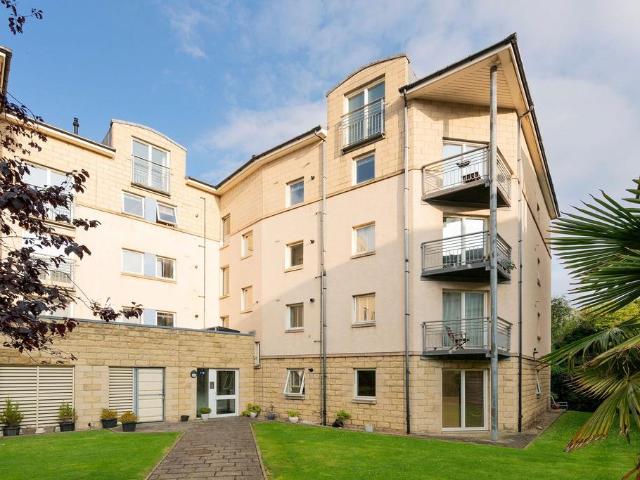 Crewe Road North, Edinburgh, Midlothian 3 bed apartment to rent £1,495 pcm £345 pw