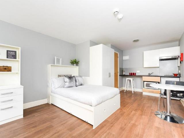 Crewe Street, Chester CH1 Studio to rent £1,105 pcm £255 pw