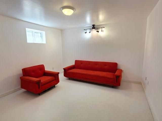 Creative Gallery Room for Rent