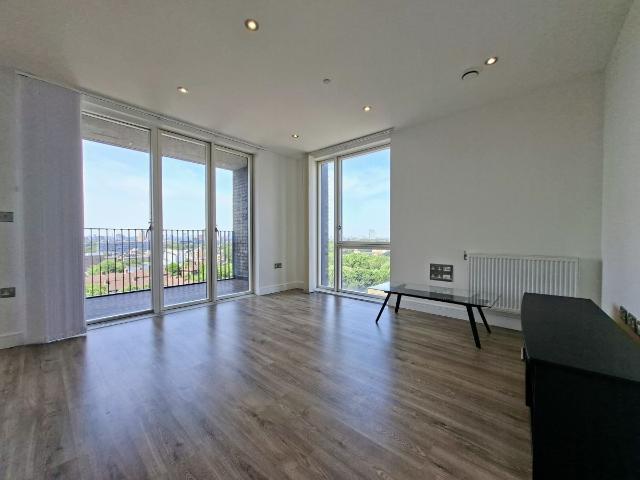 Creative Road, London SE8, 3 bed flat to rent, £2,600 pcm | PrimeLocation