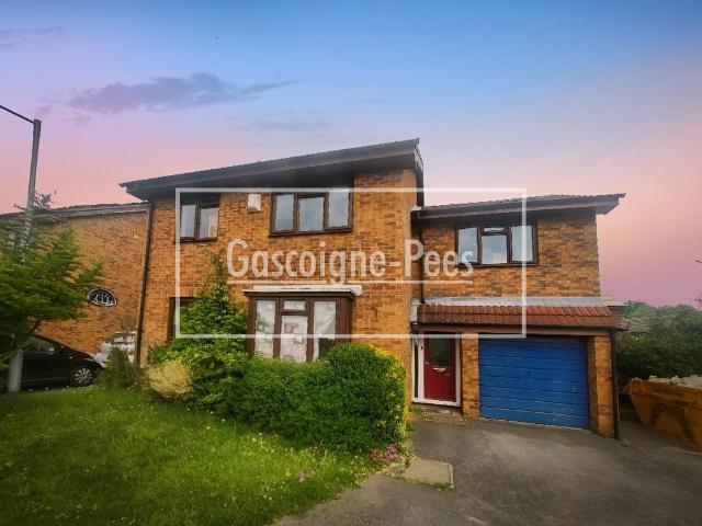 Crecy Close, Wokingham, RG41 4 bed house to rent £2,400 pcm £554 pw