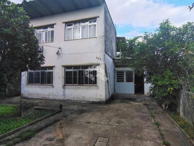 Credito Real Imóveis vende: Duas casas independentes + edícula aos fundos, terreno medindo 11x 44 =