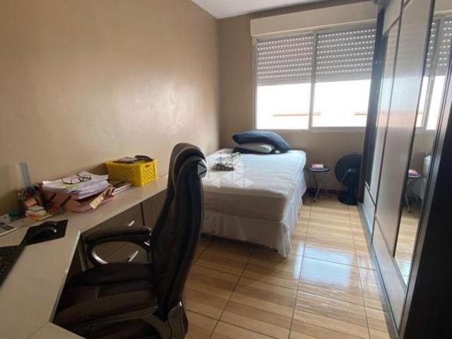 Crédito Real Petrópolis vende: Excelente apartamento de 02 quartos semi mobiliado