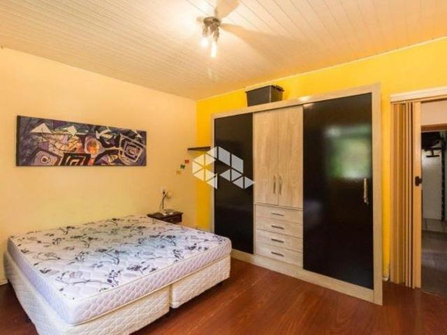Crédito Real vende.Casa com 2 dormitórios em terreno com 435m² no bairro Chácara das Pedras