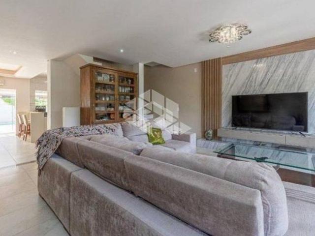 Crédito Real vende casa de 03 dormitórios /quartos sendo 01 suíte master com Hidromassagem no bairro