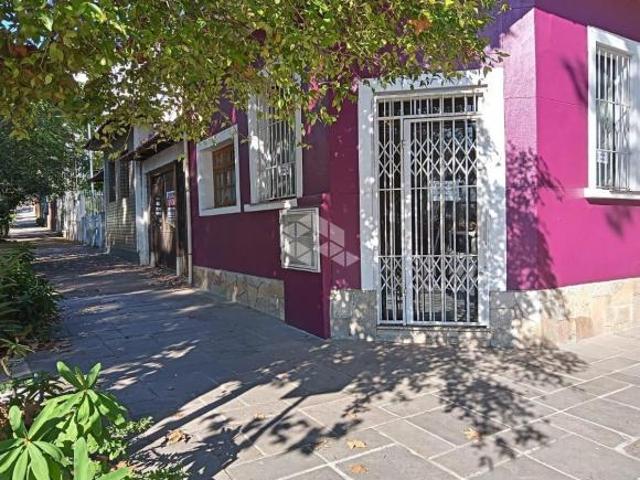 Crédito Real vende casa de 2 dormitórios com suíte e 1 vaga de garagem próximo ao Hospital Militar