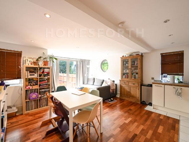 Crediton Heights, Okehampton Road, Kensal Rise NW10, 3 bed flat to rent, £3,142 pcm | PrimeLocation