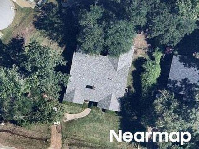 Creek Wood Dr