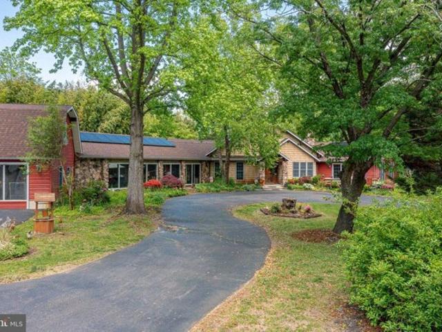 Creek Rd, Moorestown, Home For Sale