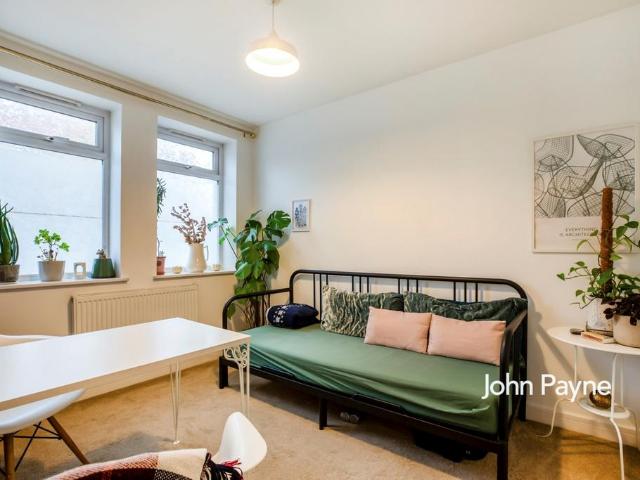 Creek Road London SE8 1 bed flat to rent £1,650 pcm £381 pw