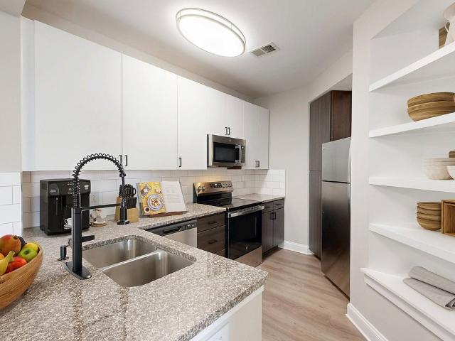 Creekstone at RTP Apartments 1 Bedroom Apartment for Rent at 5472 S Miami Blvd, Durham, NC 27703
