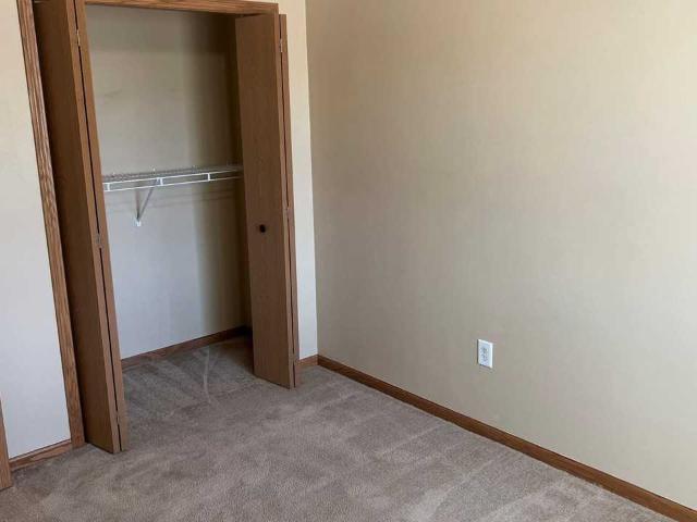 Creekside Cottages 2 Bedroom Apartment for Rent at 505 Creekside Street Southeast, Watford City, ND 58854