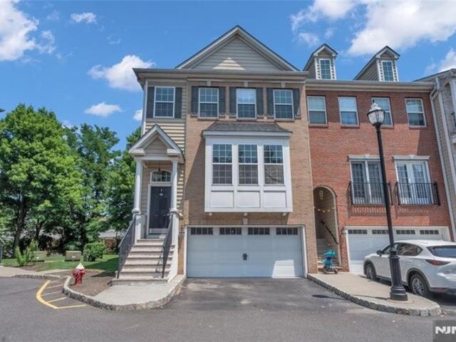 Creekside Ct, Secaucus, Home For Sale