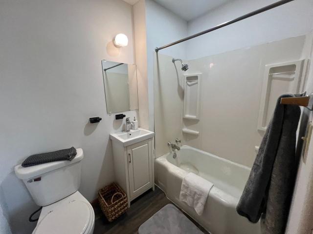 Creekside Apartments Studio Apartment for Rent at 1104 100th Ave Nw, Coon Rapids, MN 55433