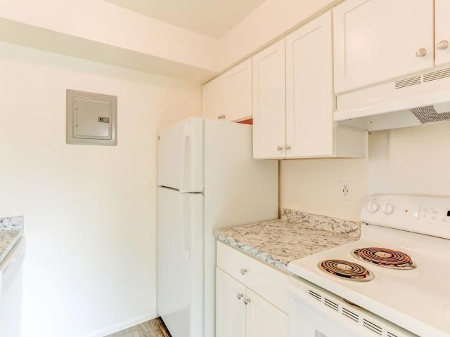 Creekside At Amherst Apartments 2 Bedroom Apartment for Rent at 7520 W Amherst Ave, Denver, CO 80227 Bear Valley