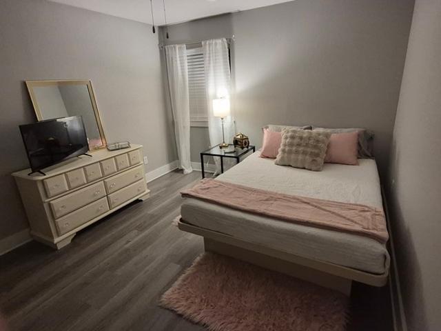 Creekside Haven – Waterfront Chill With a Splash of Fun