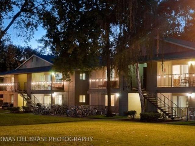 Creekside Manor 4 Bedroom Apartment for Rent at 721 West 11th Street, Chico, CA 95928 Southwest Chico