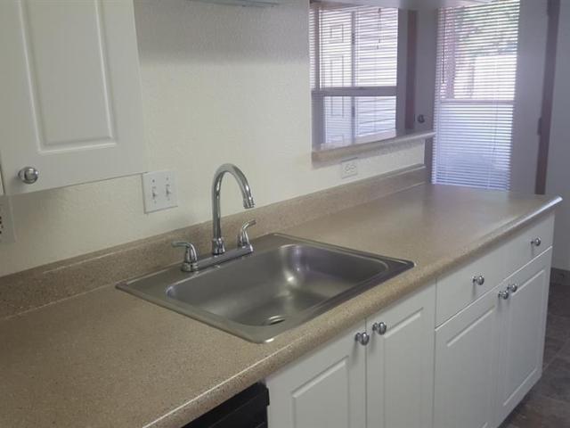 Creekside Villa Apartments 2 Bedroom Apartment for Rent at 838 Se Cochran Dr, Gresham, OR 97080 Mt. Hood
