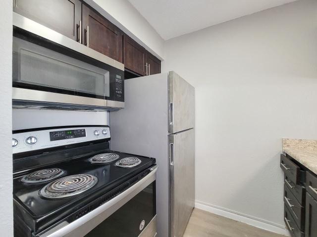 Creekside Villas Apartments 2 Bedroom Apartment for Rent at 707 El Dorado Blvd, Houston, TX 77062 Clear Lake