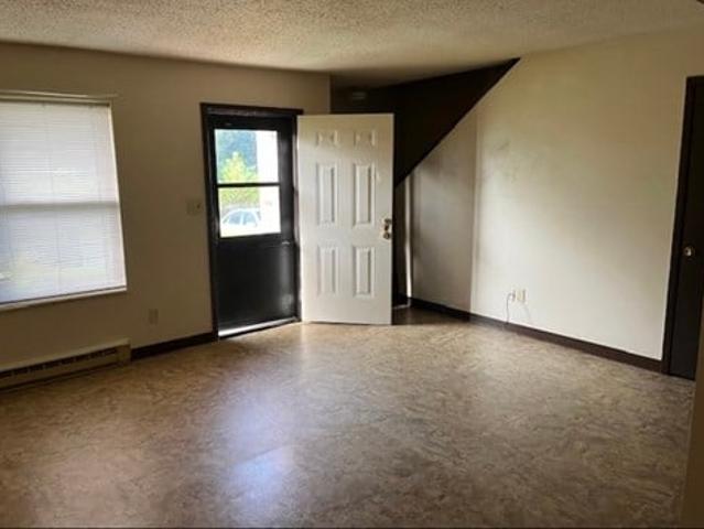 Creekwood Apartments – Fresh, Affordable Living in Mingo County, WV! Three Bedroom