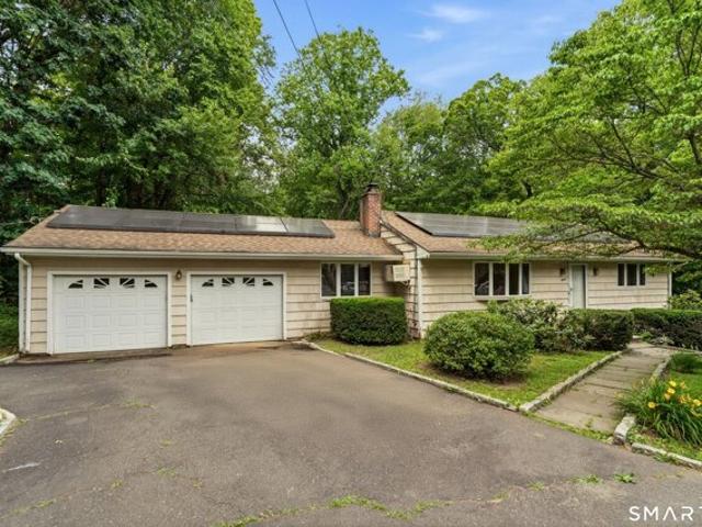 Creeping Hemlock Dr, Norwalk, Home For Sale