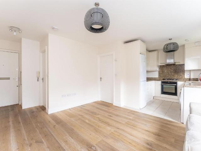 Creffield Road, Acton W3, 1 bed flat to rent, £1,750 pcm | PrimeLocation