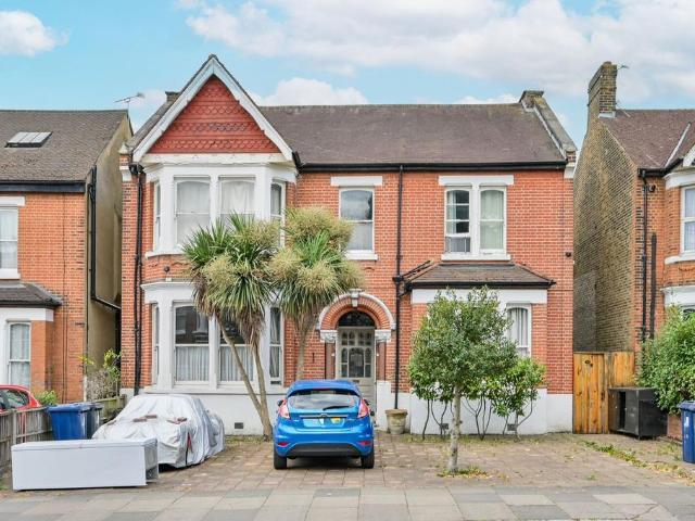 Creffield Road, Ealing, London, W5 Studio to rent £1,450 pcm £335 pw