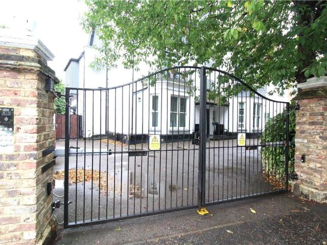 Creffield Road, Ealing, W5 2 bed apartment to rent £2,900 pcm £669 pw