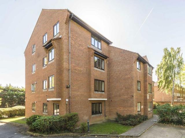 Creffield Road, London W3 1 bed flat to rent £1,750 pcm £404 pw