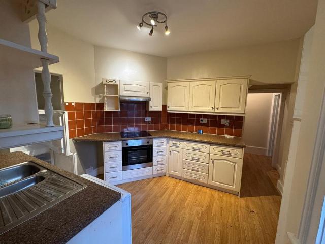 Creffield Road, London, W3 9PX 2 bed apartment to rent £2,100 pcm £485 pw