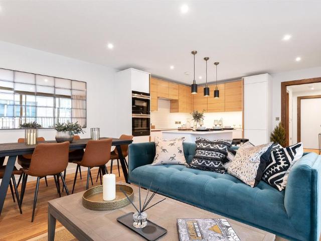 Cremer Street, Hoxton, London, E2 2 bed apartment to rent £3,600 pcm £831 pw