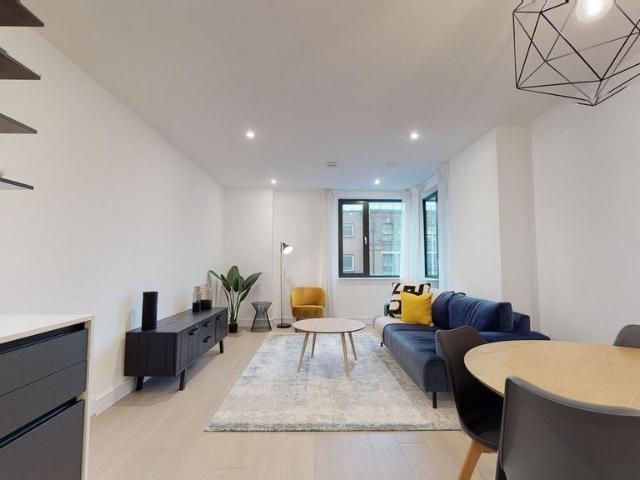 Cremer Street, London E2 1 bed flat to rent £2,700 pcm £623 pw