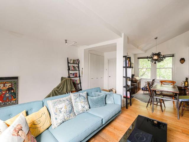 Cremorne Road, Chelsea, London, SW10 2 bed maisonette to rent £6,067 pcm £1,400 pw