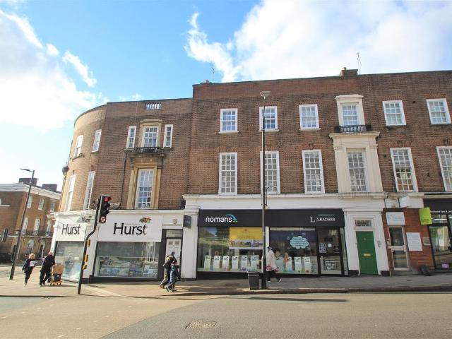Crendon Street, High Wycombe Close To Station HP13, 2 bed flat to rent, £1,395 pcm | PrimeLocation