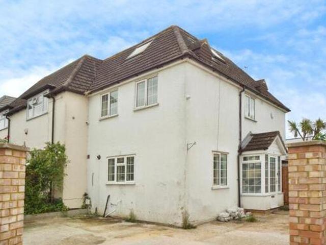 Crescent Way, London, 4 Bedroom Semi detached