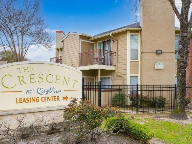 Crescent at Cityview 2 Bedroom Apartment for Rent at 1100 Langwick Dr, Houston, TX 77060 Greater Greenspoint