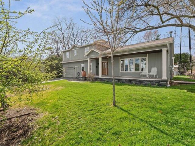 Crescent Beach Dr, Burlington, Home For Sale